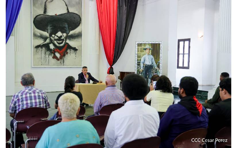 Conferencia magistral rinde homenaje al General Benjamín