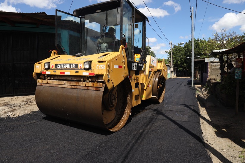 Inauguran calles pavimentadas en el barrio Villa Venezuela