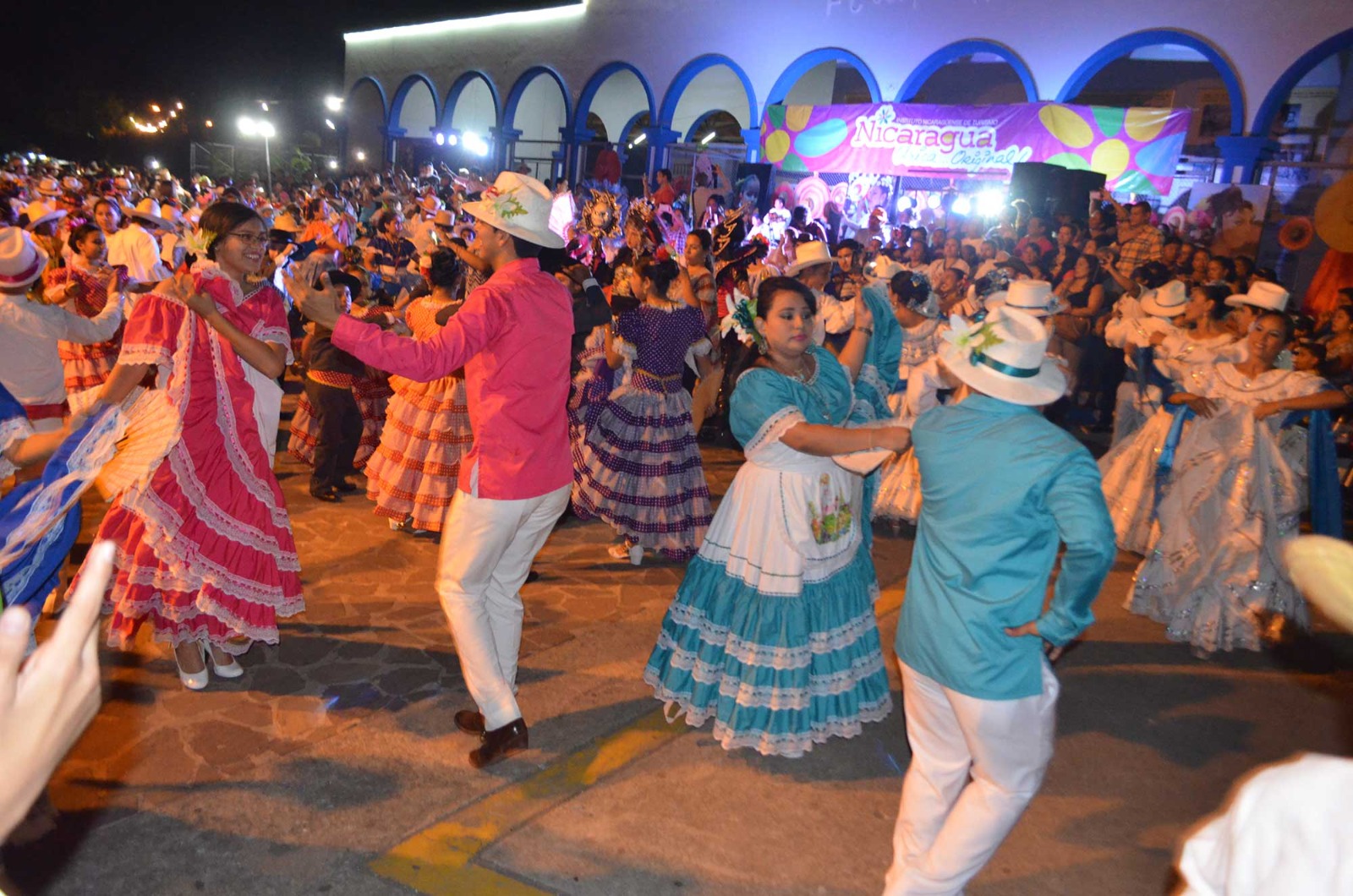 Masaya celebra el baile más grande de Marimba