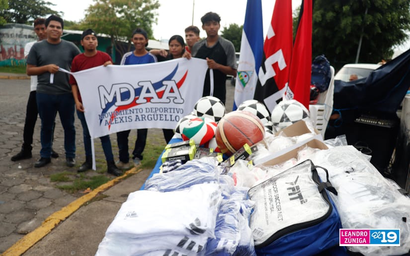 Entregan material deportivo a jóvenes del distrito II de Managua ...